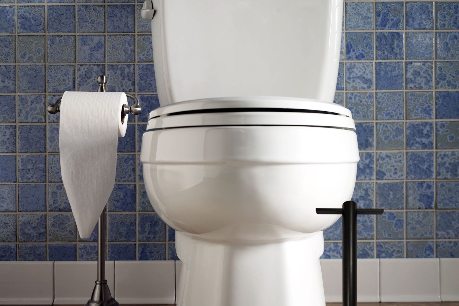 How Long Is Too Long? The Truth About Sitting on the Toilet